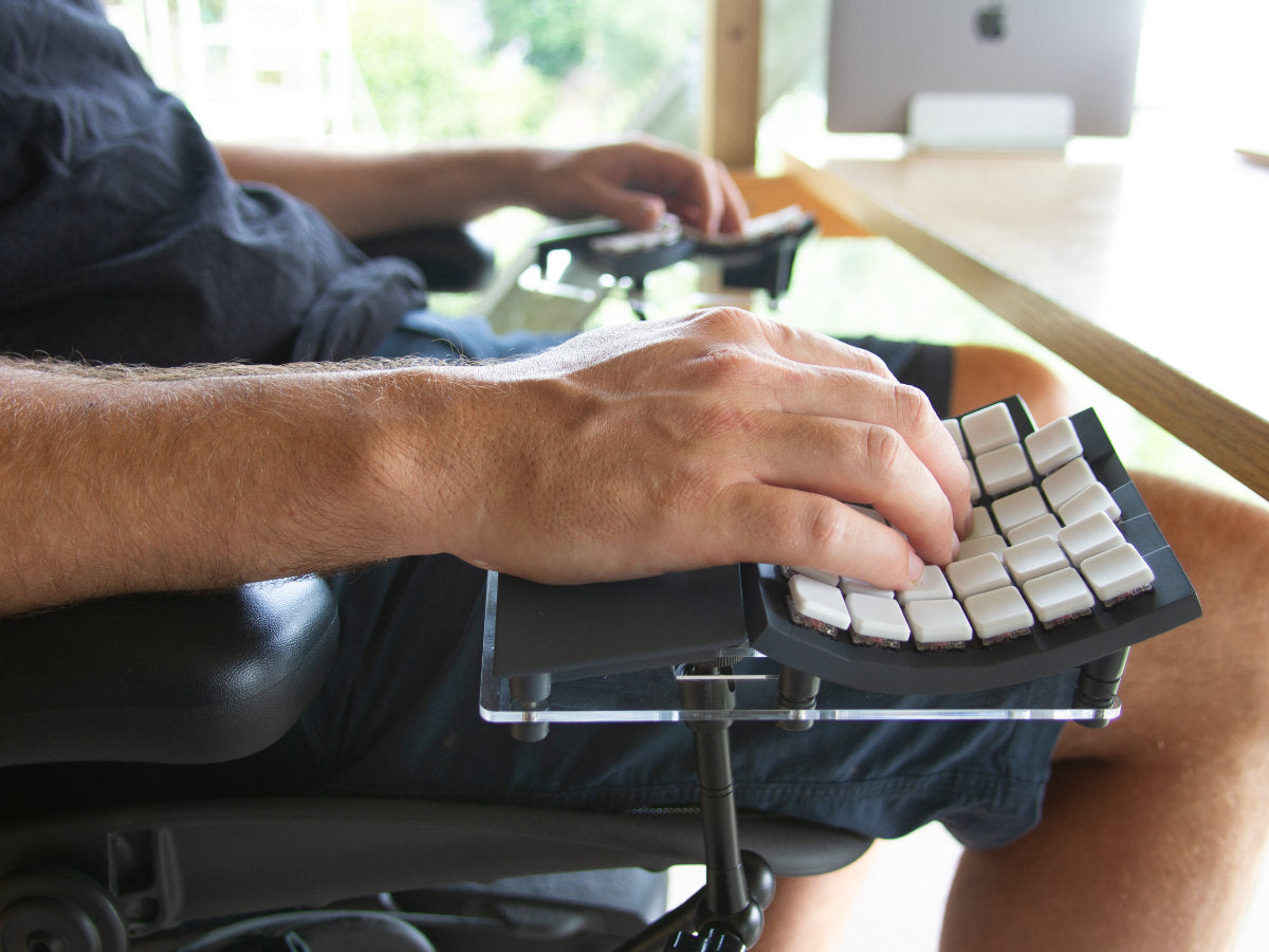 Glove80 Keyboard Ergonomics and Keeping Your Hands Healthy - MoErgo